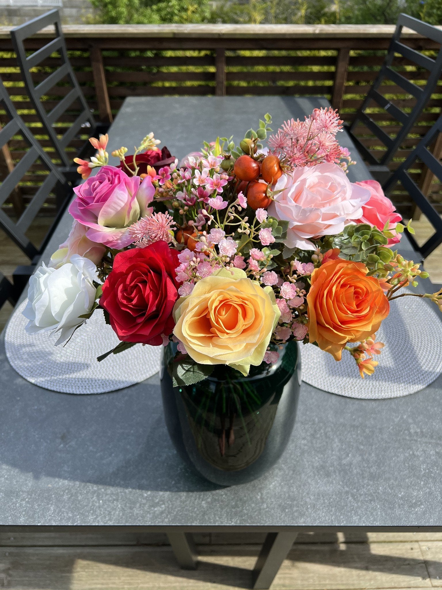 Kunstige Roser - Naturtro Roser som ikke visner etter en uke ...